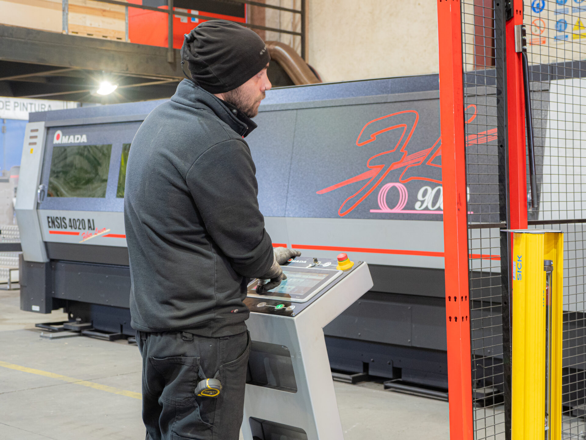 L er cutting operator • R&G Metal Shaping